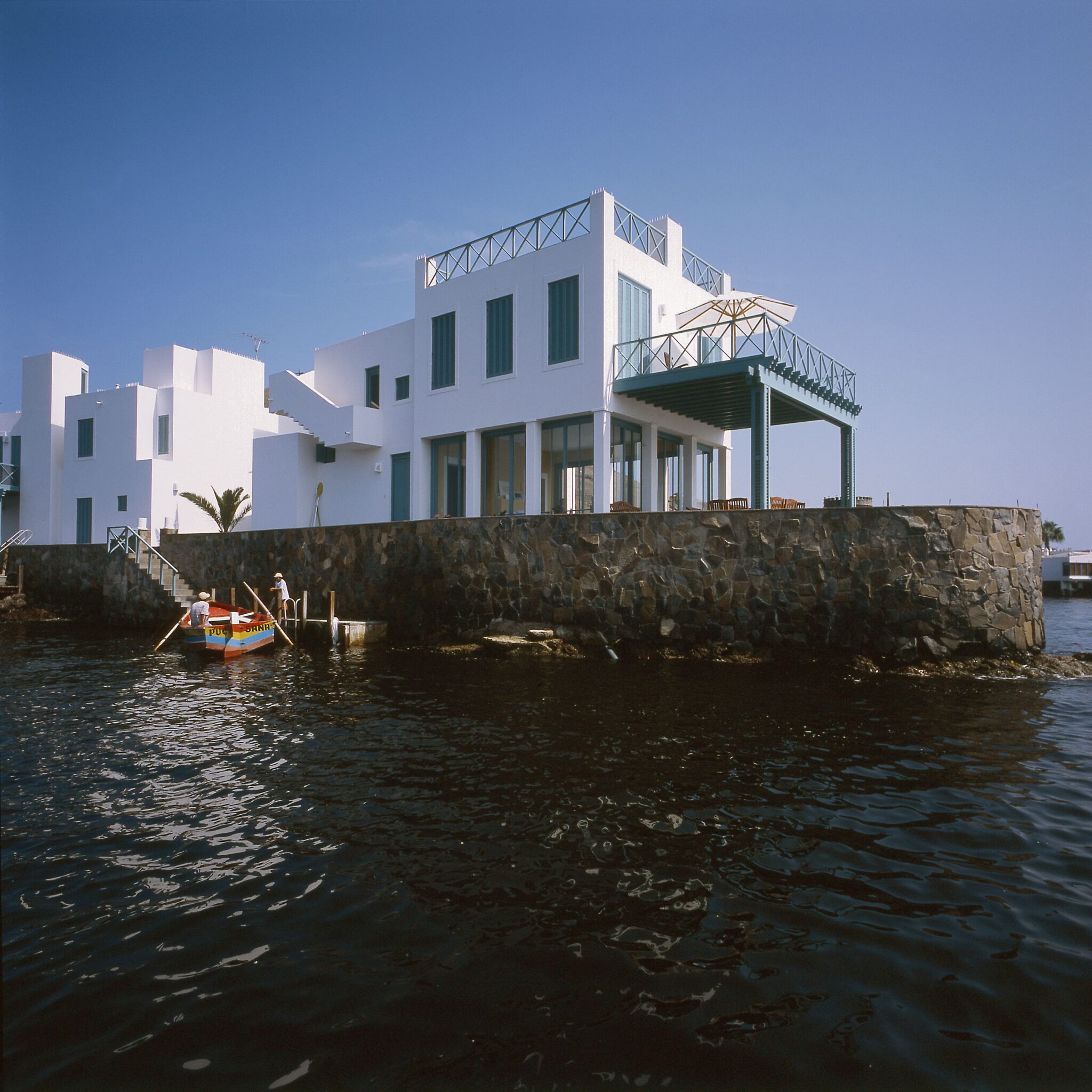 Casa en un Islote - Mario Lara